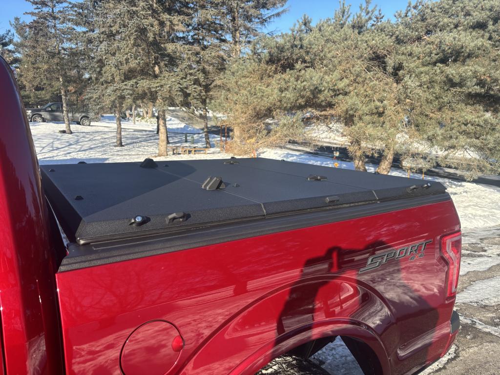 Tectonic™ Dual-Motion Tri-Fold Truck Bed Cover - Peragon®