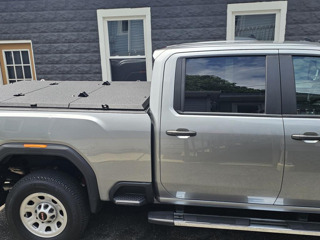 Tectonic™ Dual-Motion Tri-Fold Truck Bed Cover - Peragon®