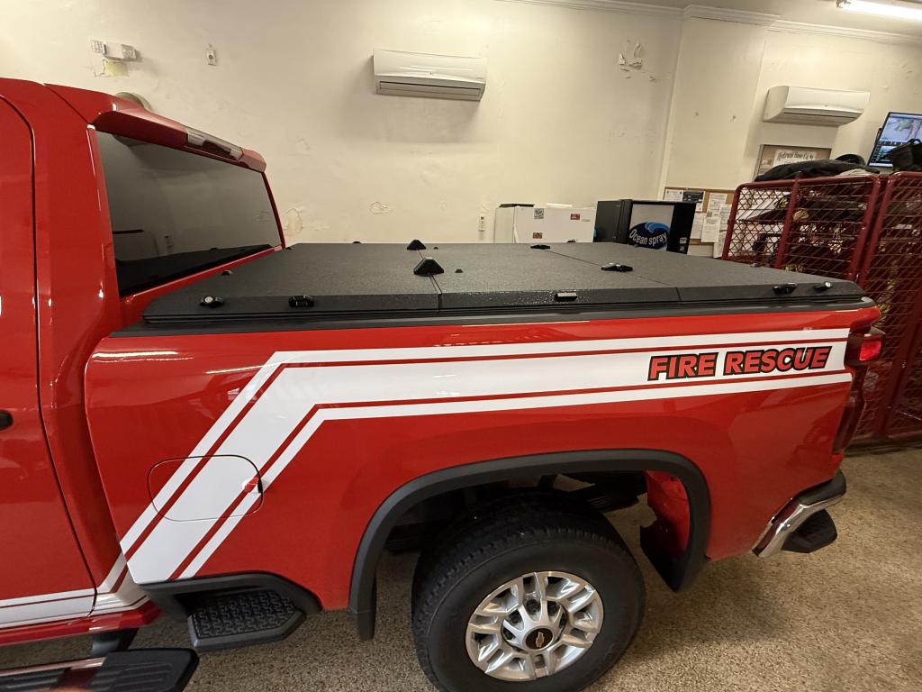 Tectonic™ Dual-Motion Tri-Fold Truck Bed Cover - Peragon®