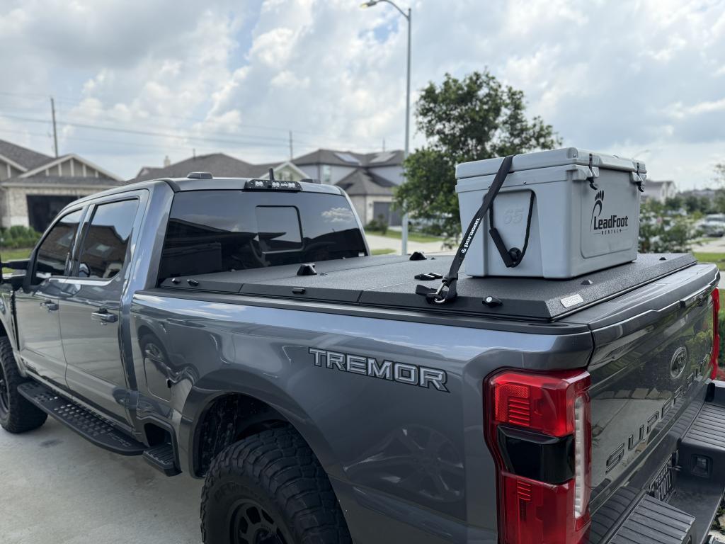 Tectonic™ Dual-Motion Tri-Fold Truck Bed Cover - Peragon®