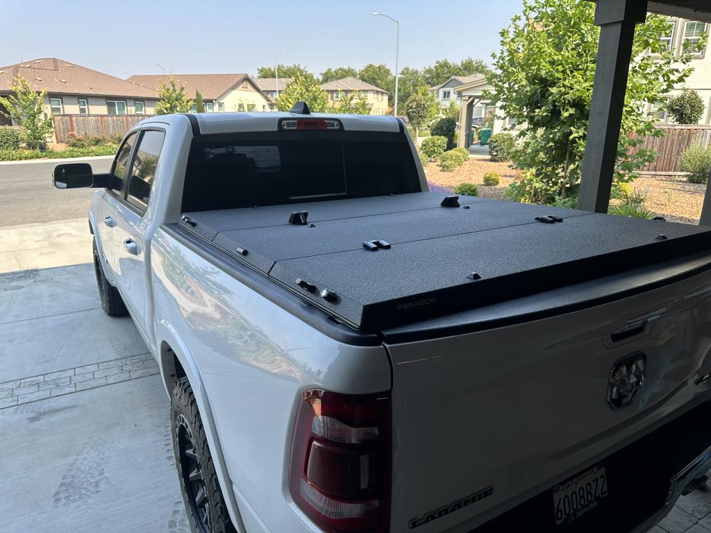 Tectonic™ Dual-Motion Tri-Fold Truck Bed Cover - Peragon®