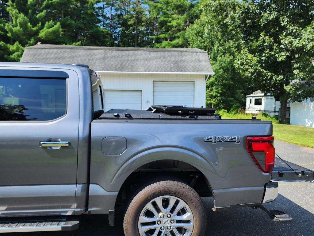 Tectonic™ Dual-Motion Tri-Fold Truck Bed Cover - Peragon®