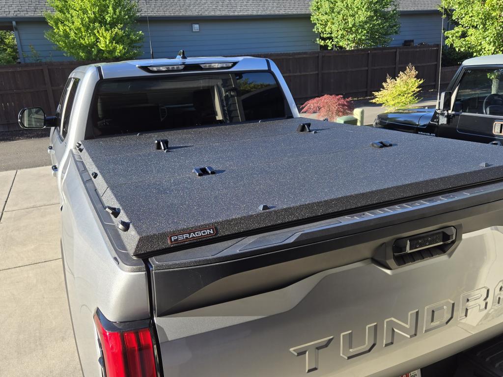 Tectonic™ Dual-Motion Tri-Fold Truck Bed Cover - Peragon®