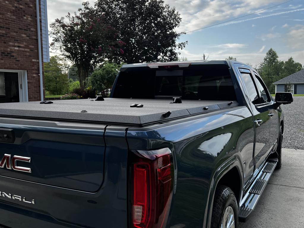 Tectonic™ Dual-Motion Tri-Fold Truck Bed Cover - Peragon®