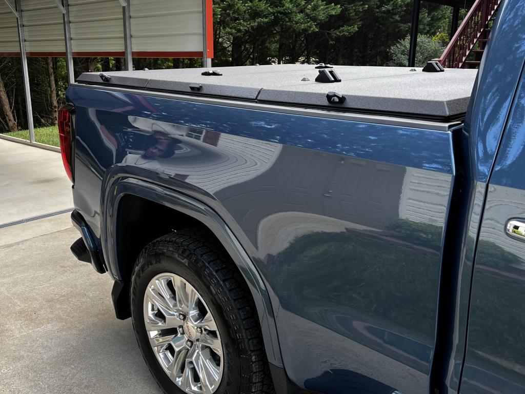 Tectonic™ Dual-Motion Tri-Fold Truck Bed Cover - Peragon®