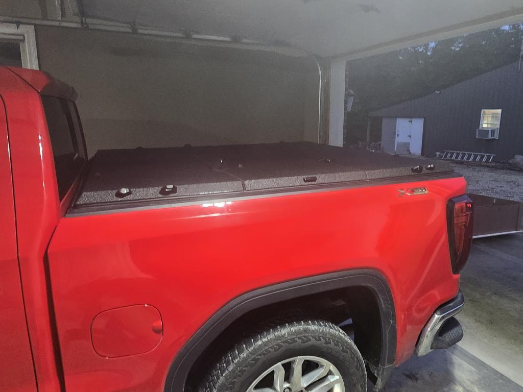 Tectonic™ Dual-Motion Tri-Fold Truck Bed Cover - Peragon®