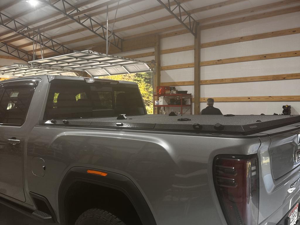 Tectonic™ Dual-Motion Tri-Fold Truck Bed Cover - Peragon®