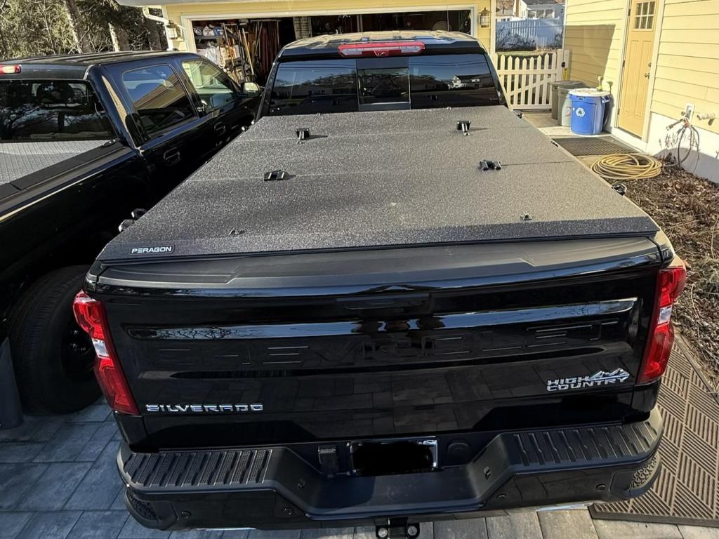 Tectonic™ Dual-Motion Tri-Fold Truck Bed Cover - Peragon®