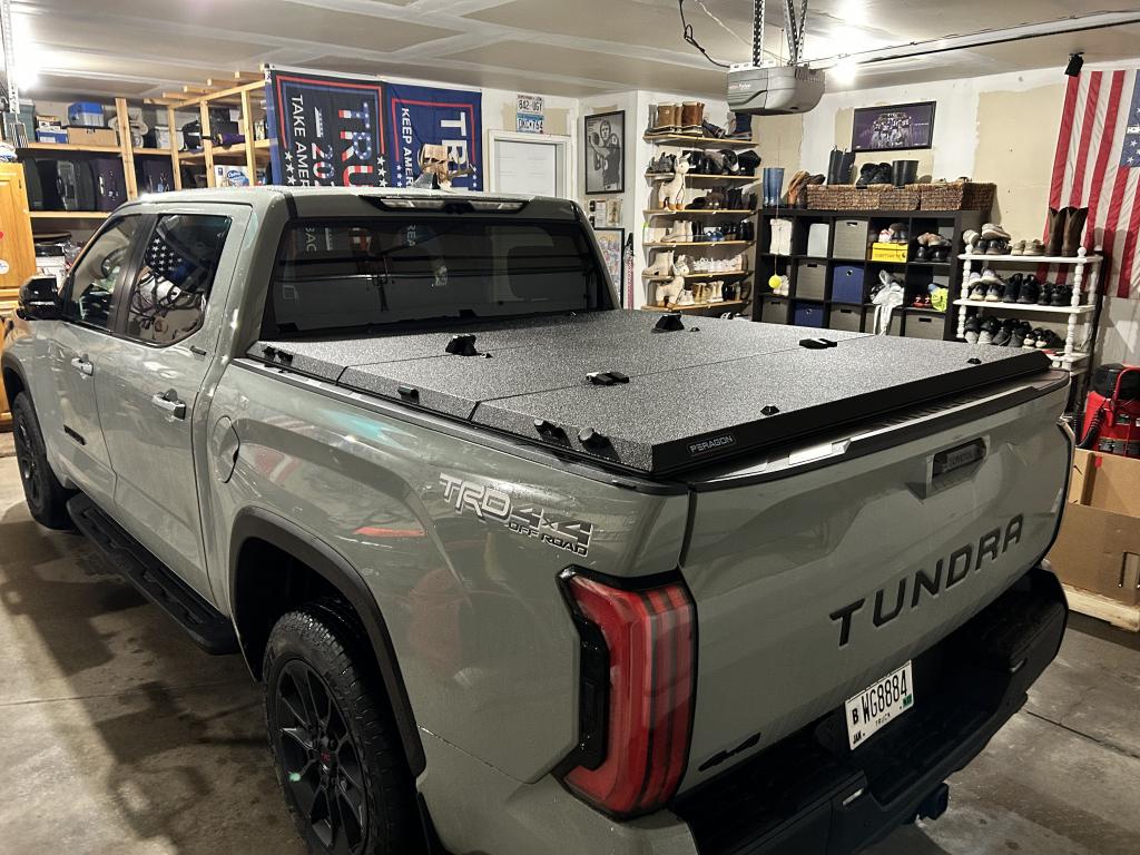 Tectonic™ Dual-Motion Tri-Fold Truck Bed Cover - Peragon®