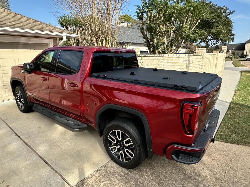 Tectonic™ Dual-Motion Tri-Fold Truck Bed Cover - Peragon®