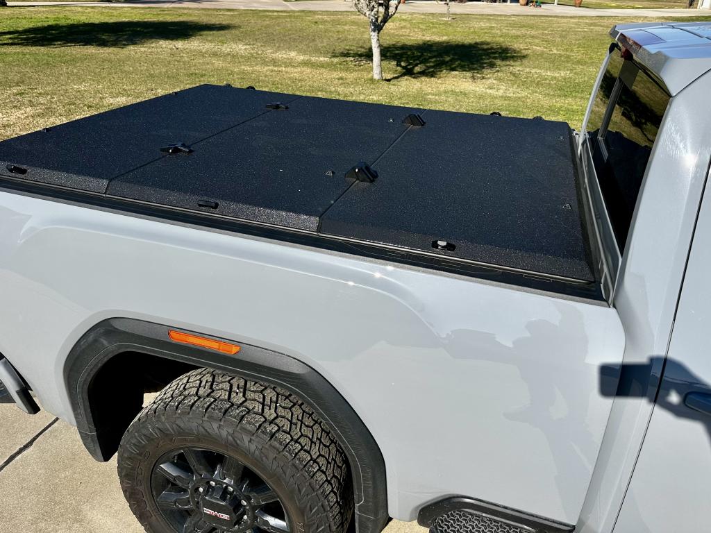 Tectonic™ Dual-Motion Tri-Fold Truck Bed Cover - Peragon®
