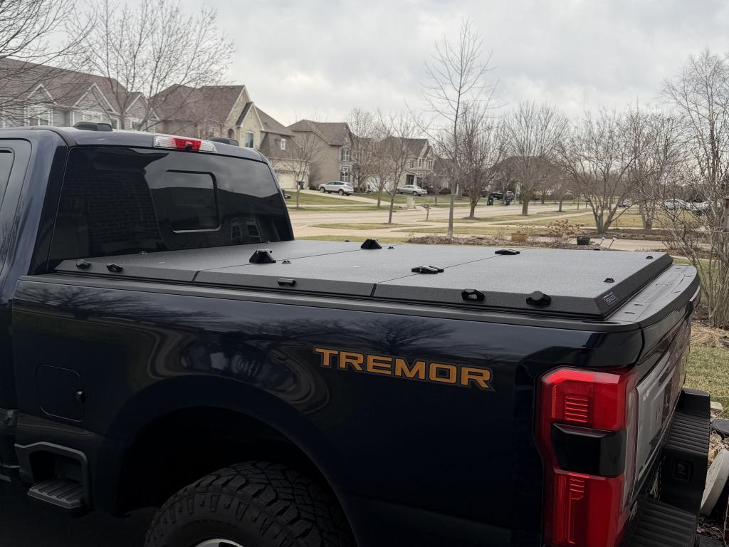Tectonic™ Dual-Motion Tri-Fold Truck Bed Cover - Peragon®