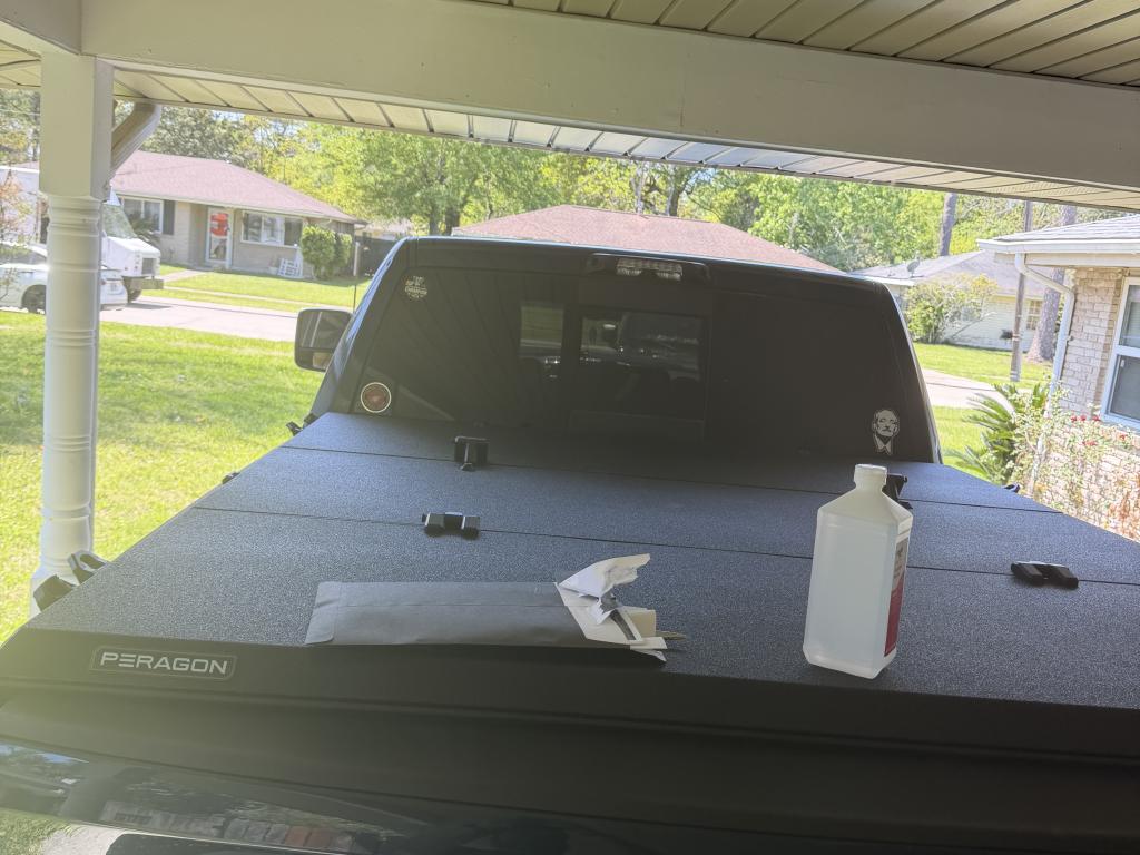 Tectonic™ Dual-Motion Tri-Fold Truck Bed Cover - Peragon®