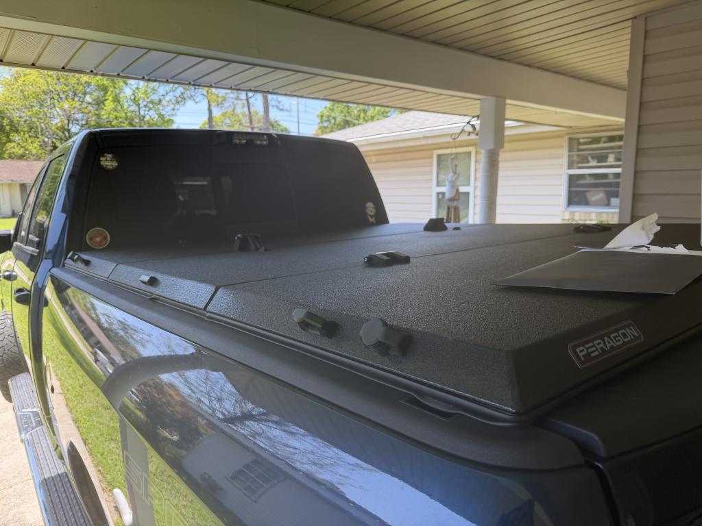 Tectonic™ Dual-Motion Tri-Fold Truck Bed Cover - Peragon®